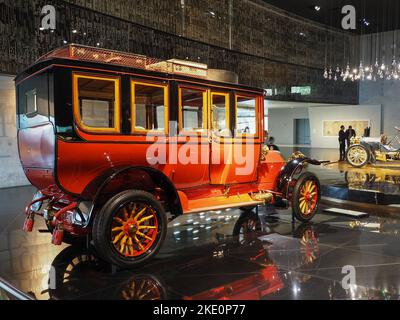 Mercedes-Simplex 60 PS Reiselimousine,1904 at the Mercedes-Benz Museum ...