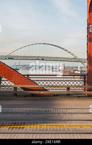 View from the N. Steel Bridge of the NW Broadway Bridge on the ...