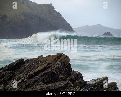 Breaking wave, Clogher Strand, Dingle Peninsula, Ireland Stock Photo ...