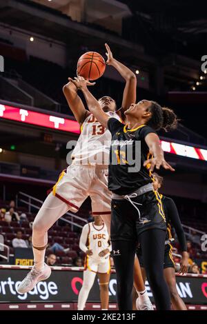 Southern California center Rayah Marshall (13) shoots against Le Moyne ...