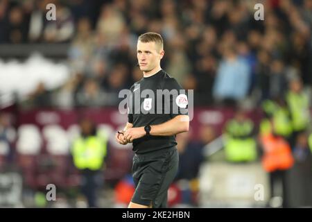 Referee Thomas Bramall in action Stock Photo - Alamy