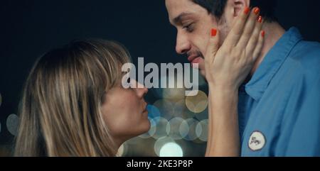 MEET CUTE, Kaley Cuoco, 2022. © Peacock / Courtesy Everett Collection ...