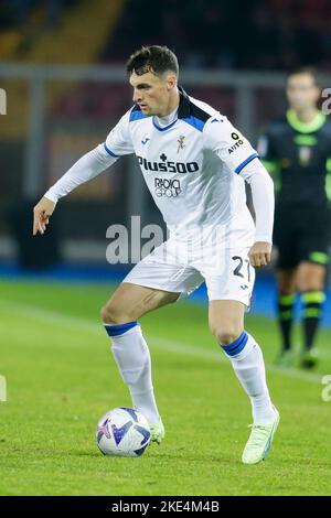 Atalanta's Italian defender Nadir Zortea controls the ball during the ...