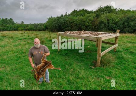 Picture By Jim Wileman - 13/08/21 Derek Gow pictured with a sky table ...