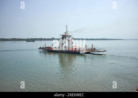 Cross river ferry Tonle Sap River Phnom Penh Cambodia Stock Photo - Alamy