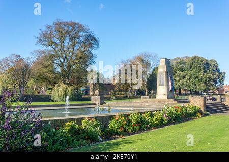 Bourne War Memorial, Memorial Gardens, South Street, Bourne ...