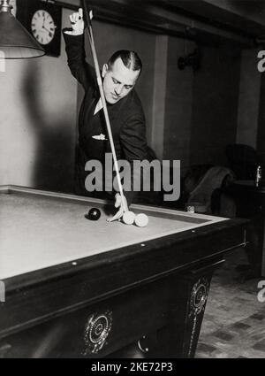 Willie Hoppe, carom billiards champion, nearing the end of his ...