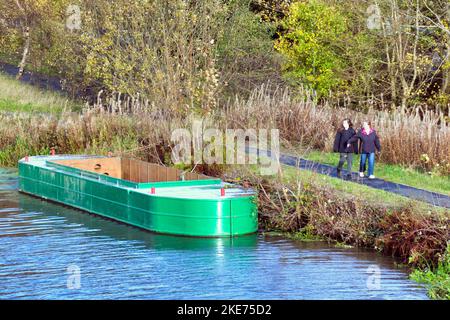 Stockingfield Bridge on the Forth and Clyde Canal in Maryhill Glasgow ...