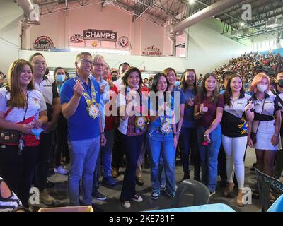 Malabon, Philippines. 10th Nov, 2022. Senator Imee Marcos waves to the ...