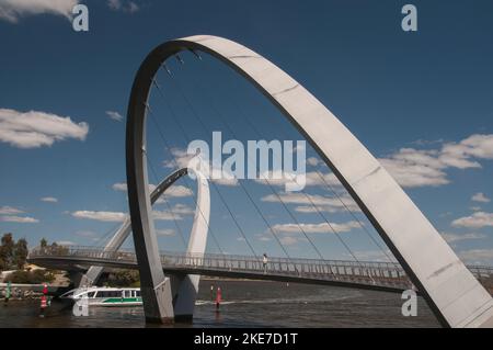 Footbridge linking The Island to Elizabeth Quay on the Swan River ...