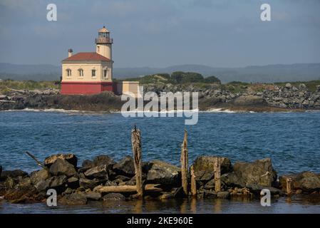 Coquille River lighthouse located near Bandon, Oregon was commissioned ...