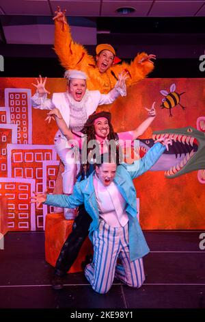 Stendal, Germany. 10th Nov, 2022. Armira Marjam Liedtke (from top to ...