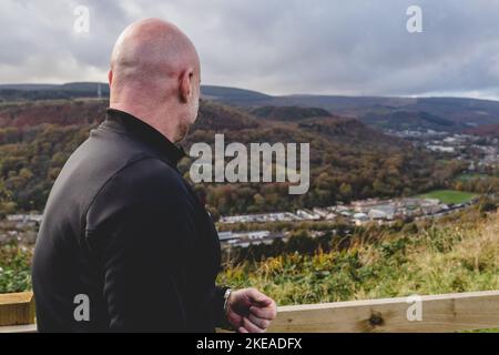 RHONDDA, WALES - 09 NOVEMBER 2022: Wales’ Head Coach Robert Page visits ...