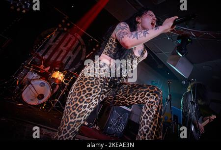 Revival Black with Kim Jennett, Performing live at Hard Rock Hell XV ...