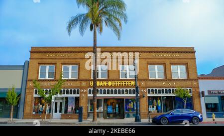 Shops along Colorado Boulevard in Pasadena, a suburb of Los Angeles ...