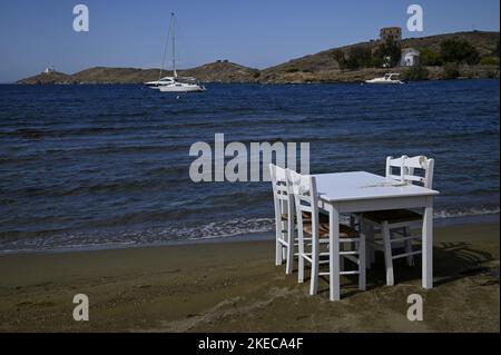Scenic seascape on the coastline of Vourkari, a fishing village of Kea ...