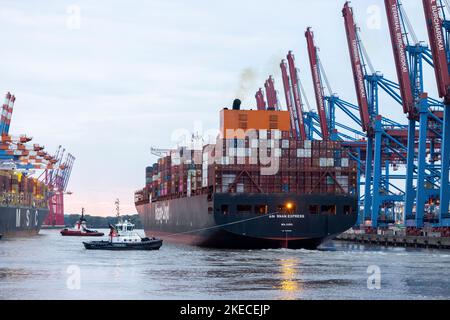 Hamburg, container ship 