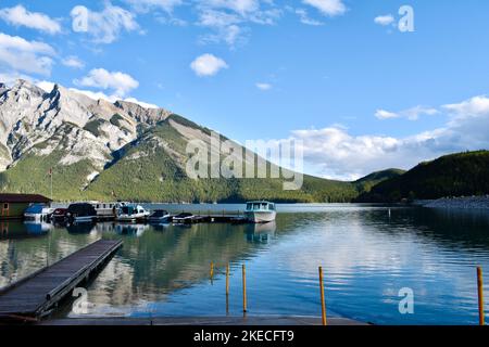 Minnewanka Lake, hidden gem in Banff (Alberta, Canada Stock Photo - Alamy