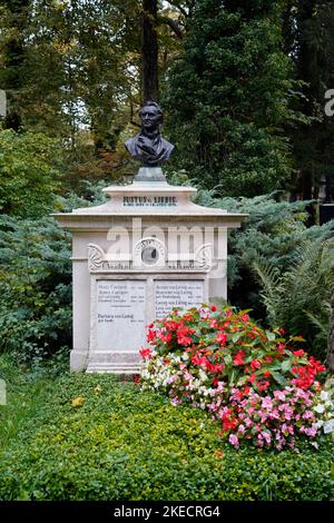 Germany, Bavaria, Munich, Alter Südfriedhof, historical gravestone ...
