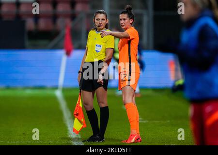 UTRECHT, NETHERLANDS - NOVEMBER 11: assistant referee Emily Carney ...