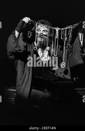 OLIVER! by Lionel Bart directors: Robin Midgley & Larry Oaks 'Got to ...