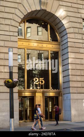 The historic Cunard Building at 25 Broadway is iconic in the financial ...