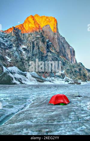 Morning Light, Akshayuk Pass Traverse, Auyuittuq National Park, Baffin ...