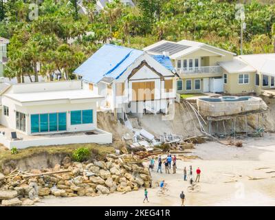 After Hurricane Nicole, beachfront homes in Ponce Inlet are no longer ...