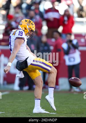 Him. 12th Nov, 2022. Jay Bramblett #19 LSU punter drops the ball in ...