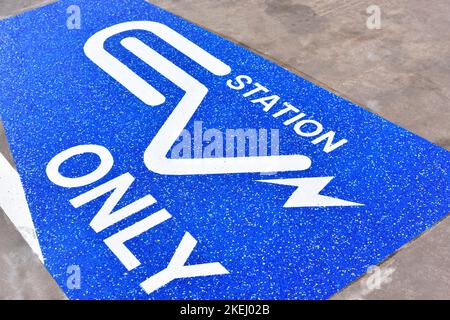 Parking symbols for charged electric cars Stock Photo - Alamy