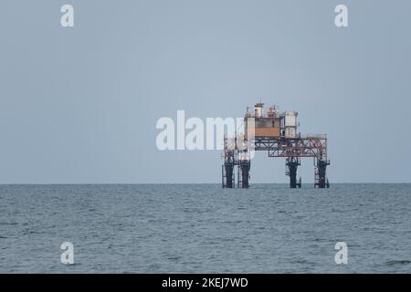 Methane gas extraction platform in the Adriatic sea, Ravenna, Italy ...