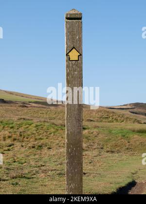 Signpost on the cornish coastpath between Port Quin and Port Isaac in ...
