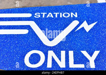Parking symbols for charged electric cars Stock Photo - Alamy