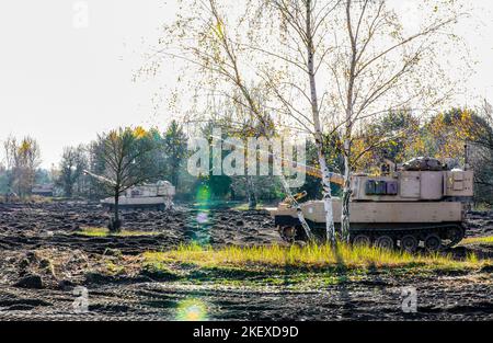 Torun, Poland. 3rd Nov, 2022. U.S. Soldiers assigned to 2nd Platoon ...