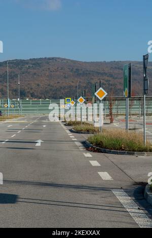 traffic sign, priority, road sign, road signs, traffic signs ...