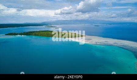 Small island chain on Pacific Atoll, aerial photograph Stock Photo - Alamy