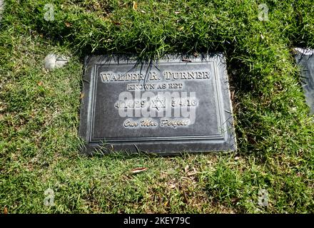 Jean Stapleton Grave