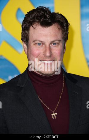 LOS ANGELES - NOV 14: Noah Segan, Allison Bennett at the "Glass Onion ...