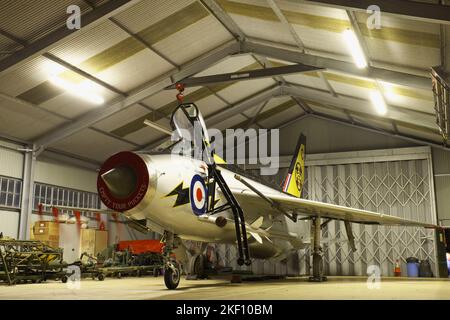 English Electric, /BAC Lightning F3, XR713/XR718, Lightning ...