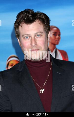 LOS ANGELES - NOV 14: Noah Segan, Allison Bennett at the "Glass Onion ...