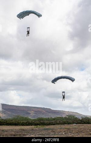 pacific missile range, PMRF, Sailors, Sea turtle Stock Photo - Alamy