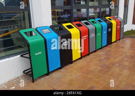 Waste separation: Yellow bin for mixed packaging, blue bin for paper ...