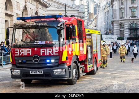 London Fire Brigade Mercedes Fire Engine Stock Photo - Alamy