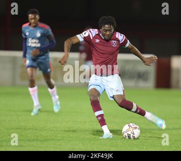 DAGENHAM ENGLAND - NOVEMBER 15 : Divin Mubama of West Ham United ...