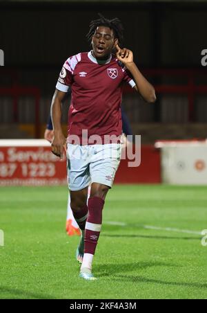 DAGENHAM ENGLAND - NOVEMBER 15 : Divin Mubama of West Ham United ...
