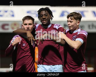 DAGENHAM ENGLAND - NOVEMBER 15 : Divin Mubama of West Ham United ...
