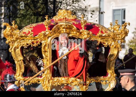 The new Lord Mayor of London Nicholas Lyons, with his wife Felicity ...