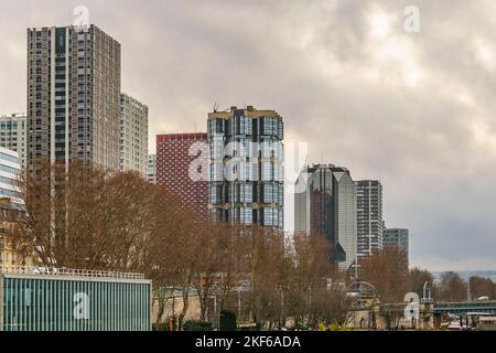 Apartment buildings over sena river Stock Photo - Alamy