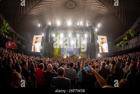 Reef performing at Shiiine On Weekender 2022. Butlins, Minehead, UK. 12 ...