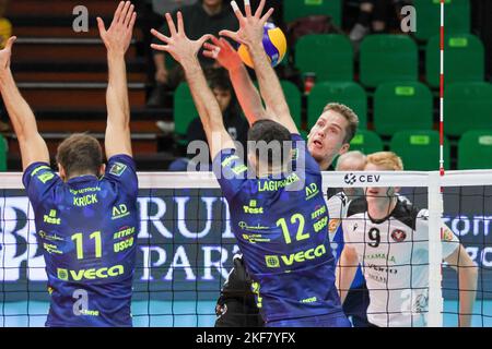 Tobias Krick, Adis Lagumdzija (Valsa Group Modena) during the ...